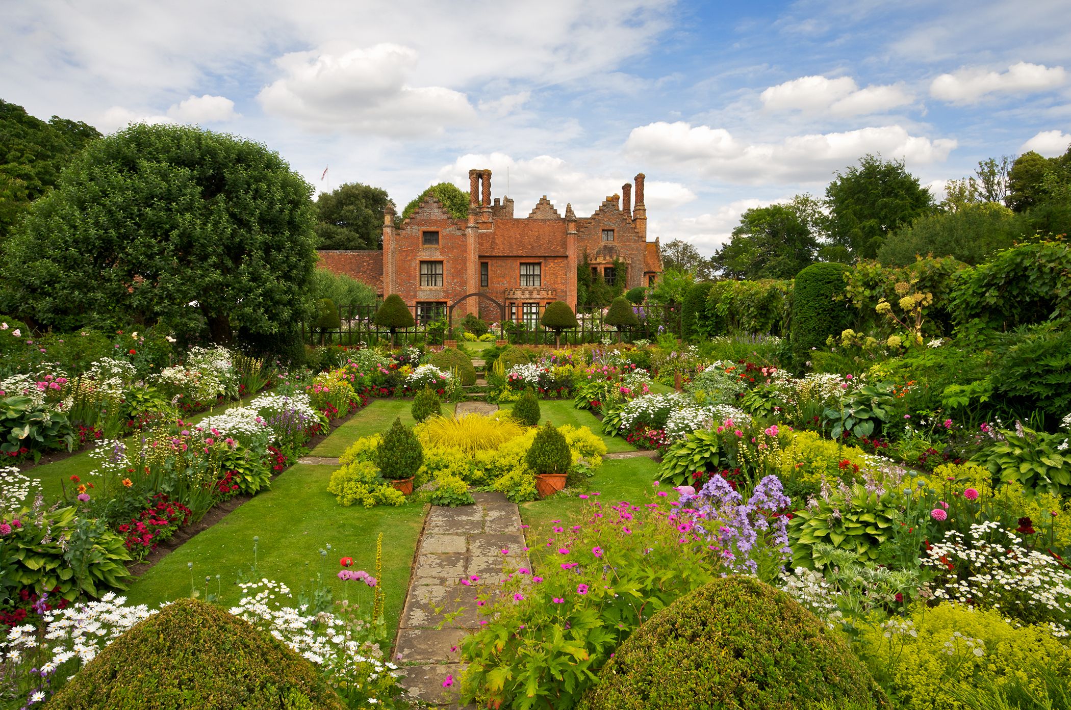 Traditional English Garden Design